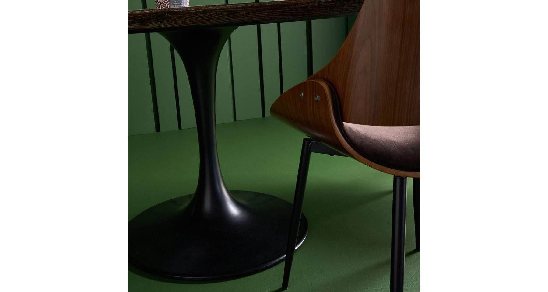 Table en pierre bleue et chêne Tulipa ovale