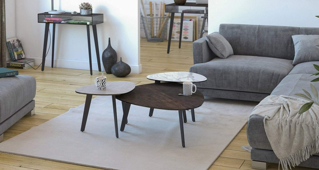 Table basse en forme de galet avec plateau en céramique Stella