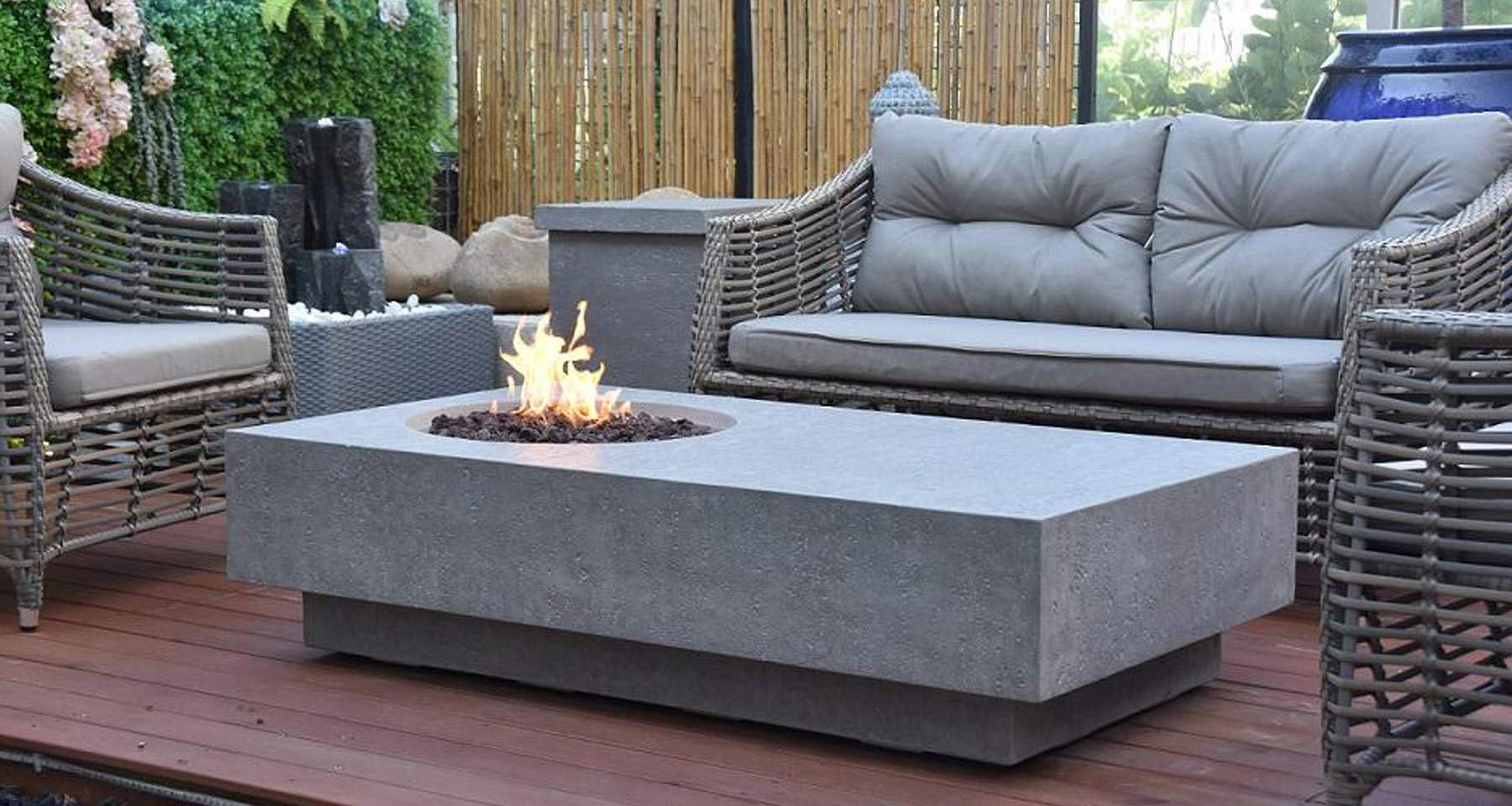 Table basse de jardin design avec braséro rond intégré Metropolis