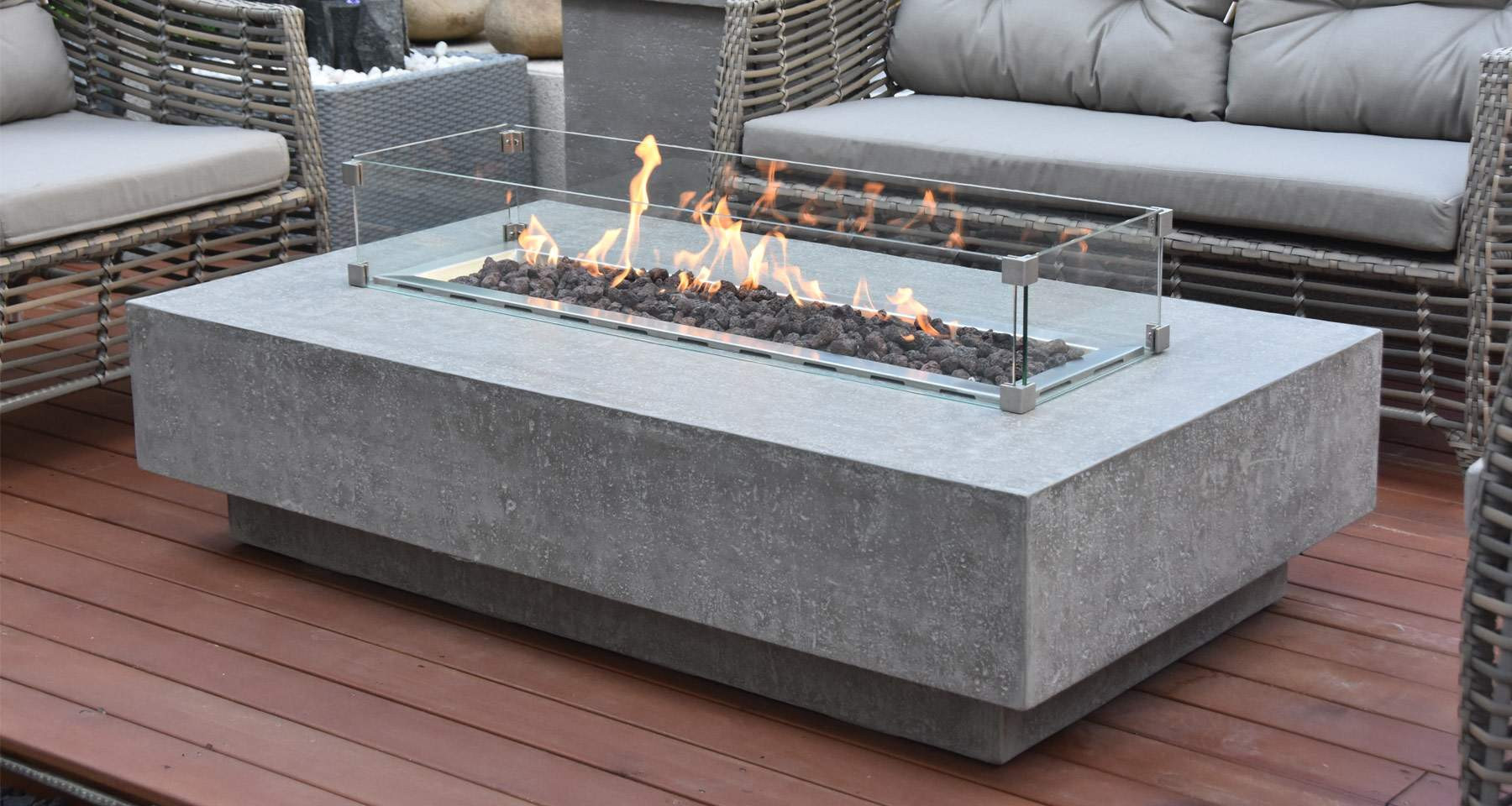 Table basse avec brasero central au gaz Hampton
